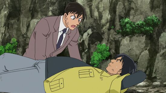 Detective Takagi On the Run in Handcuffs - Detective Conan Wiki